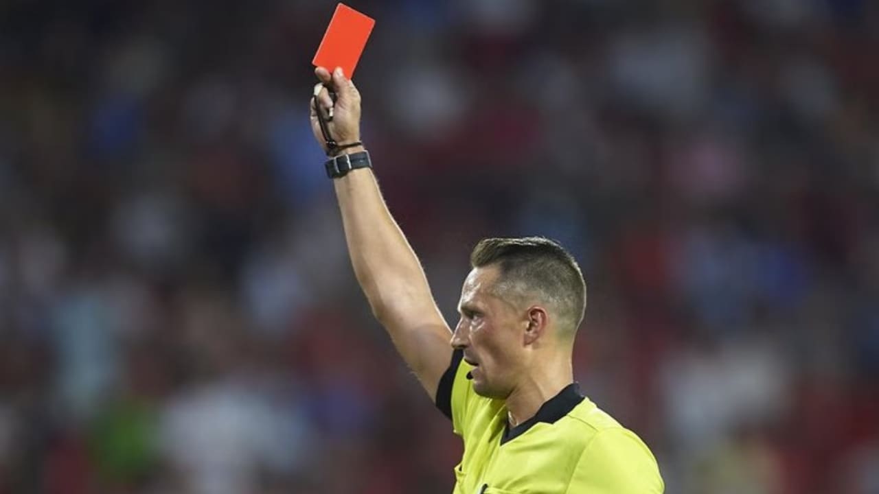 Red Card in Soccer: What is It? What Does It Mean? - Surprise Sports