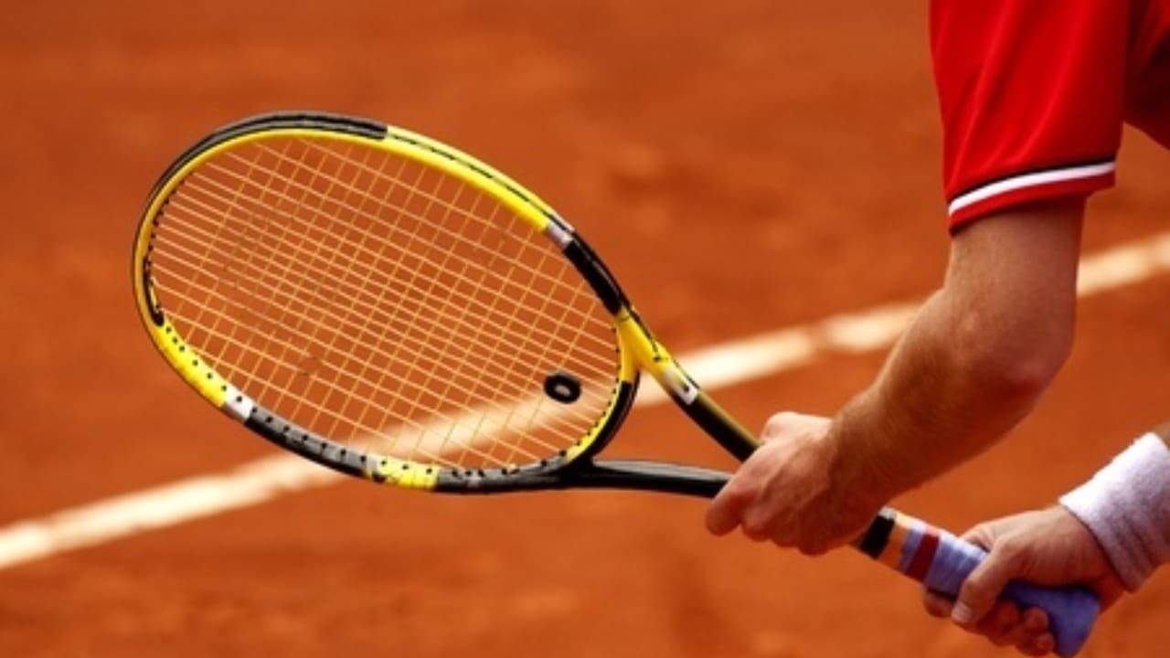 How to Fix a Broken Tennis Racket - Surprise Sports