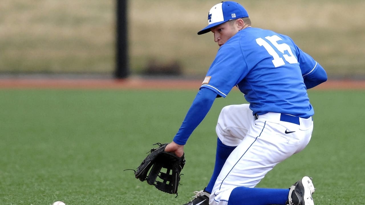 What is Basket Catch in Baseball? Definition and Meaning - Surprise Sports