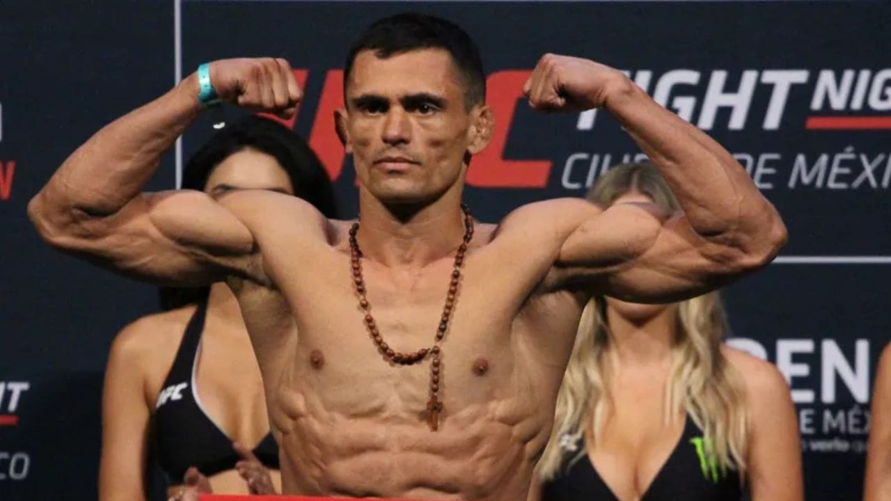 Douglas Silva 2025: Net Worth, Fight Purses, Records - Surprise Sports