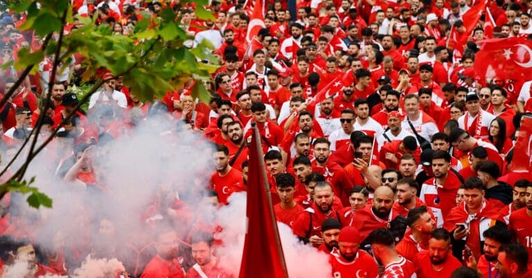 How Turkish Fans Game During Big Matches - Surprise Sports